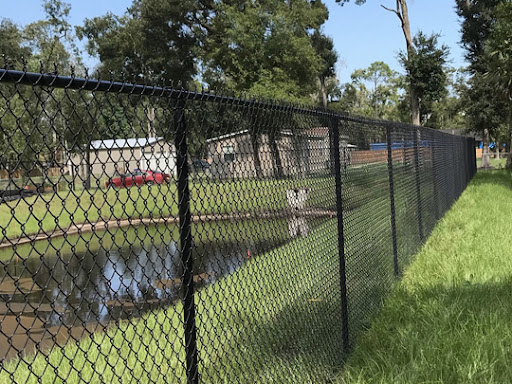 Need Fence staining in Rosenberg, TX? Find 2 experts here! - Updated ...